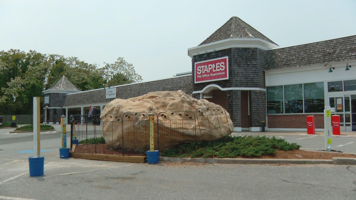 "Staples rock" in Orleans, Massachusetts is the new summer attraction ...