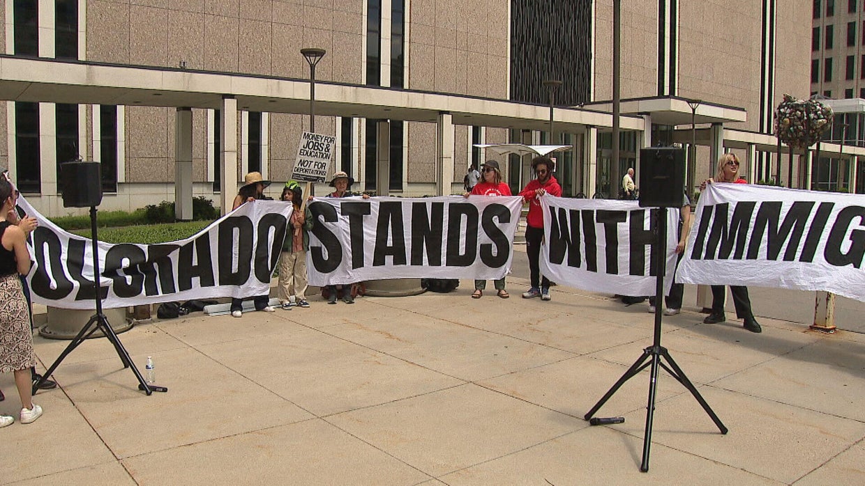 Immigration advocates call on ICE agents to stay out of Denver's ...