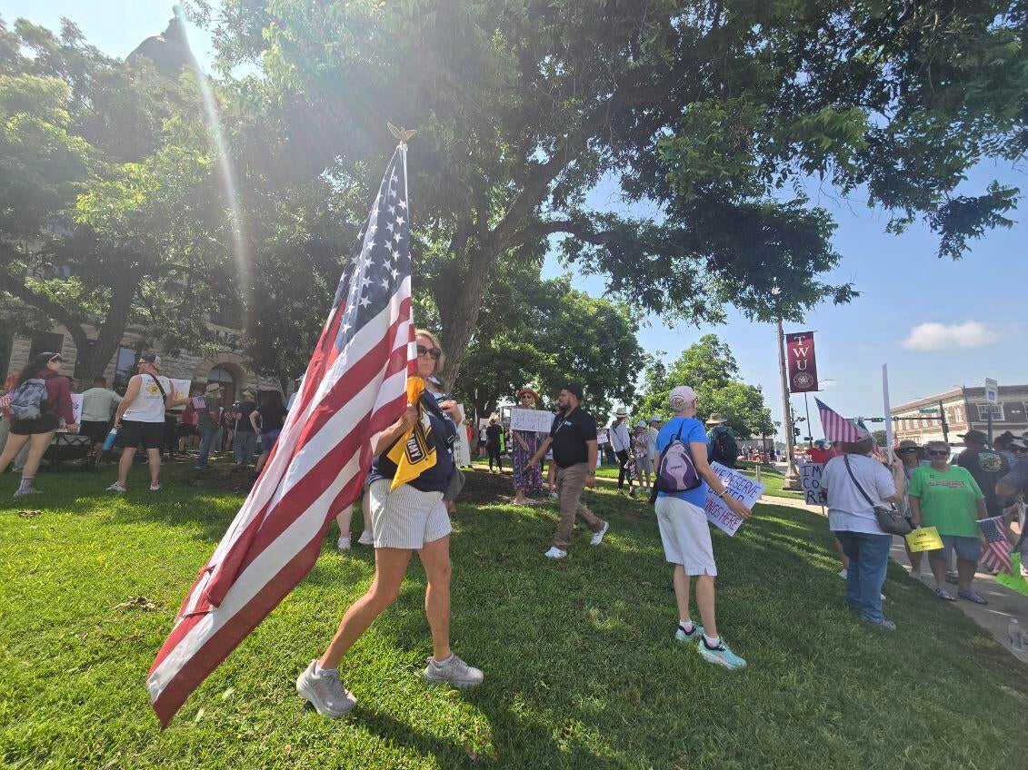 "No Kings" anti-Trump protests are underway in North Texas. Here's what ...