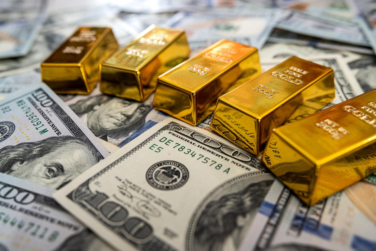 When could gold's price hit $4,000? Investing experts weigh in - CBS News
