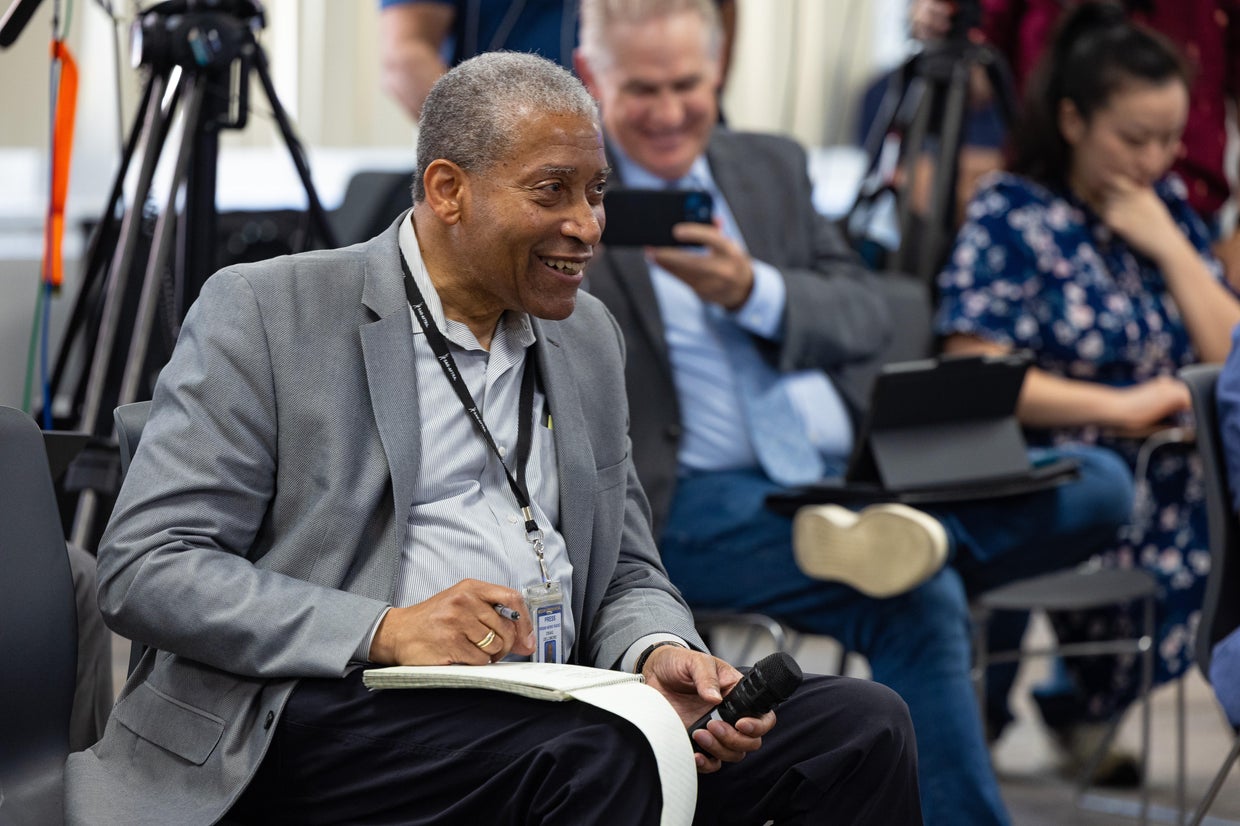 WBBM Newsradio political reporter Craig Dellimore looks back at his ...