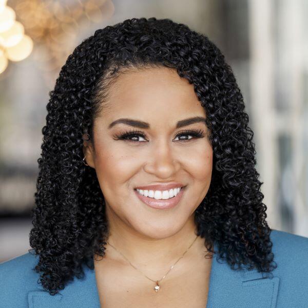 Elise Preston - CBS News
