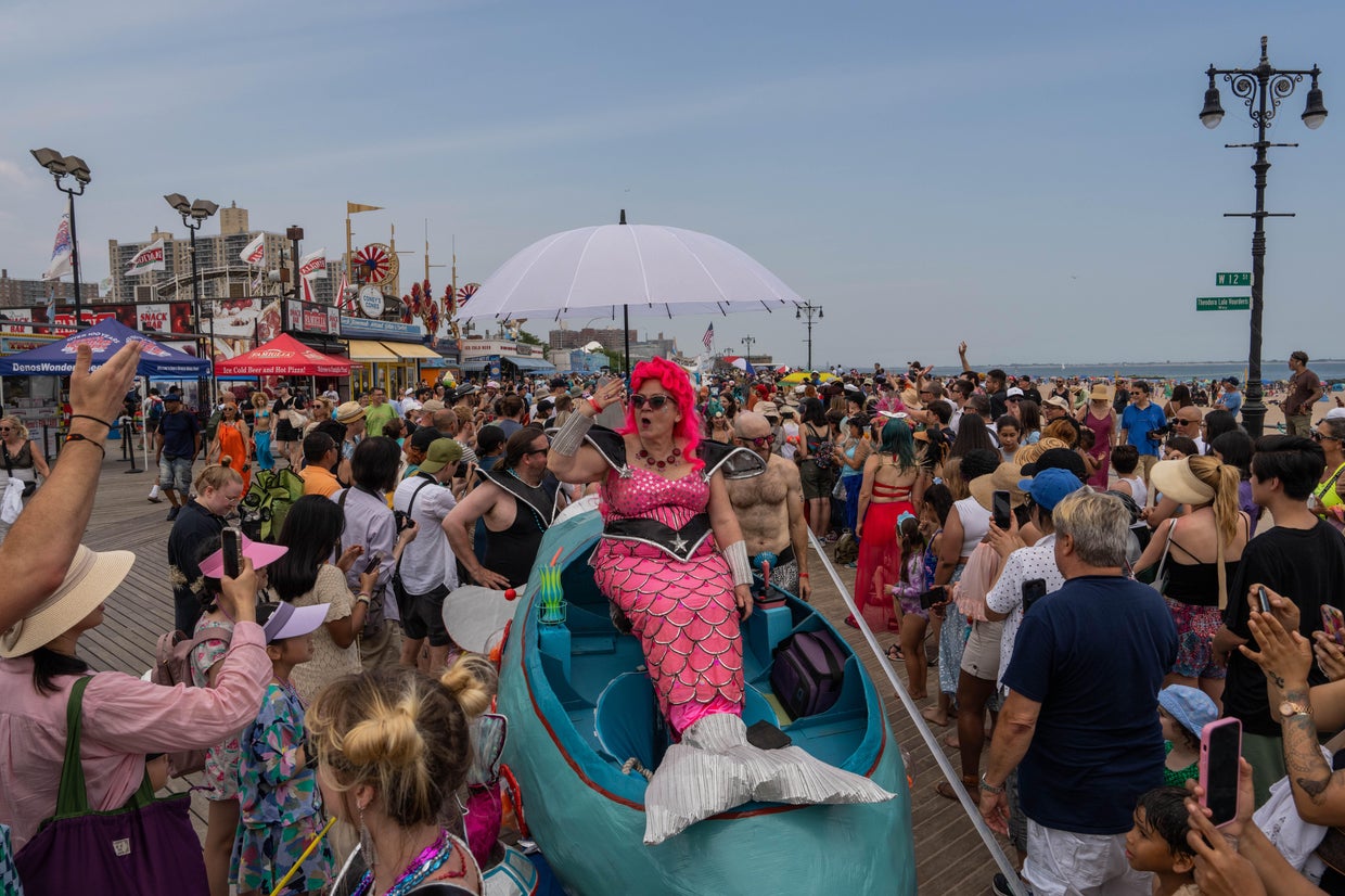 Mermaid Parade returns to Coney Island for 2025. Here's what to know ...
