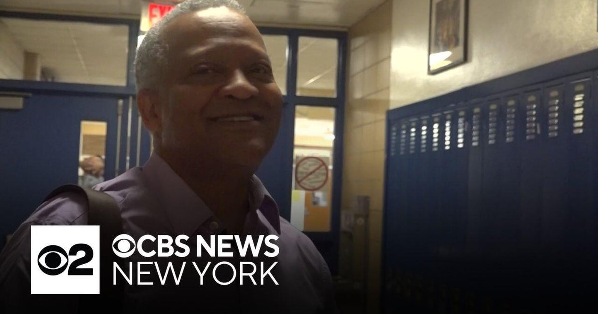 LI teacher has never used a personal or sick day - CBS New York