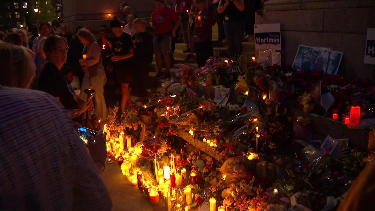 Candlelight vigil honoring Mark and Melissa Hortman draws hundreds to Minnesota State Capitol ...