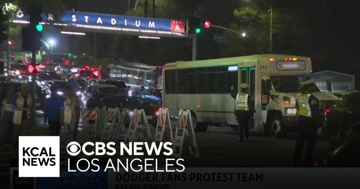 Dodgers Fans Protest Outside Of Stadium Over Immigration Operations Cbs Los Angeles