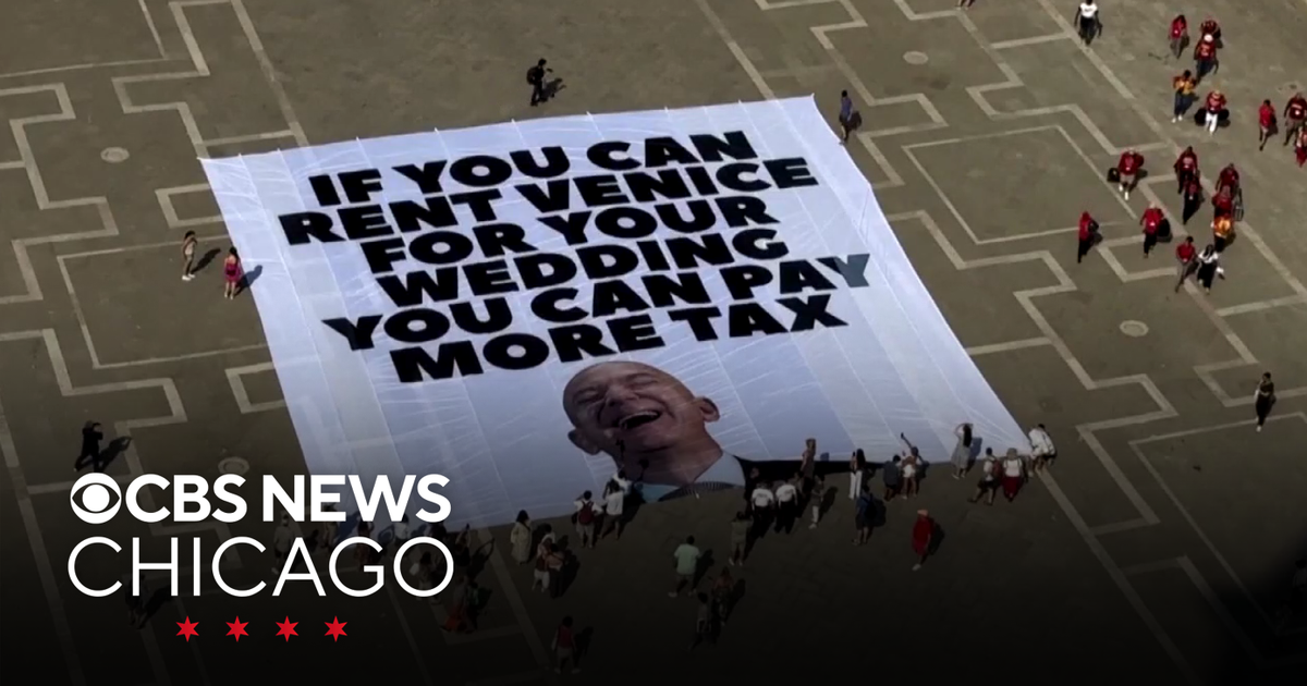 Venice protests Jeff Bezos ahead of wedding - CBS Chicago