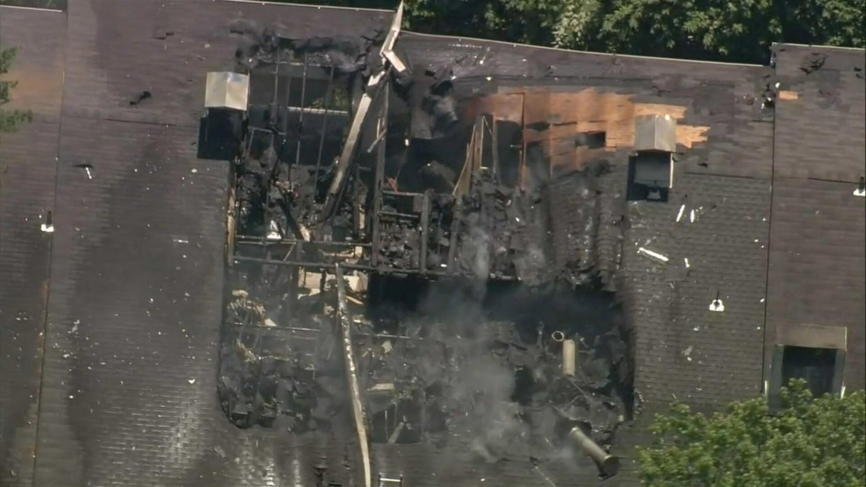 3-alarm fire damages 4 townhouses in Newtown Square, Pennsylvania - CBS ...