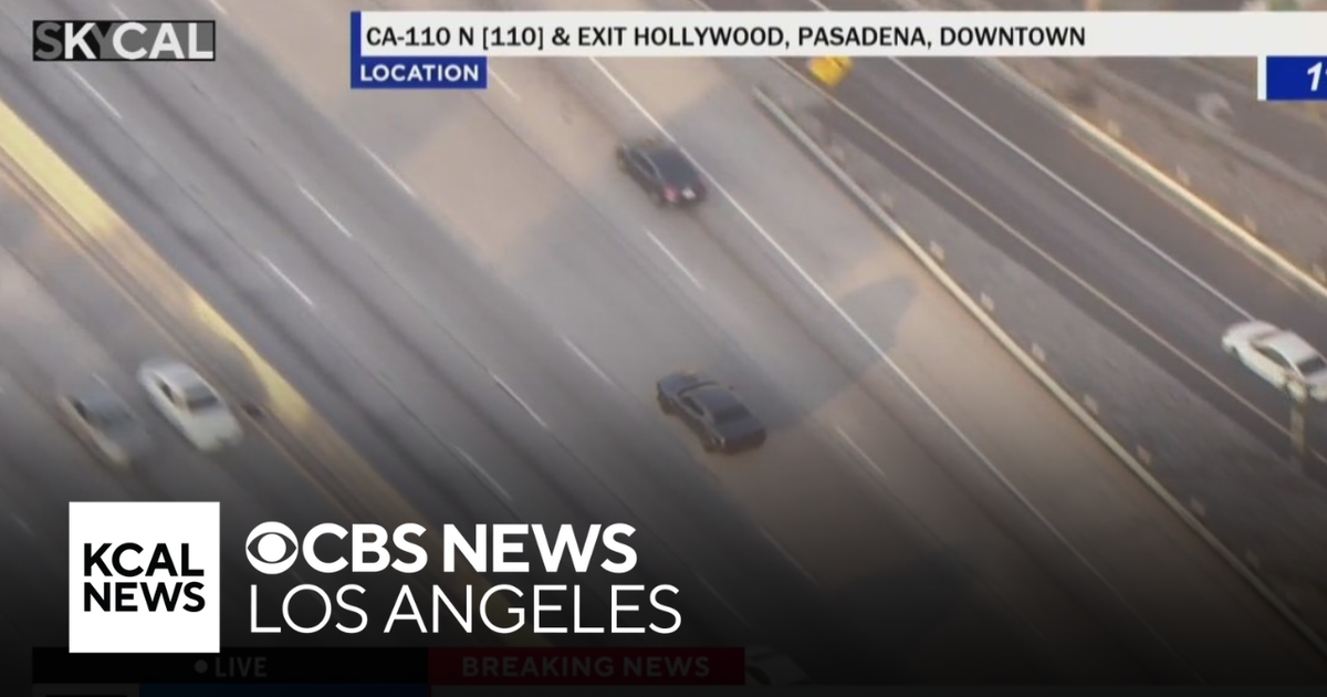 Stolen vehicle suspects swap cars, flee at over 130 mph during pursuit near downtown LA - CBS ...