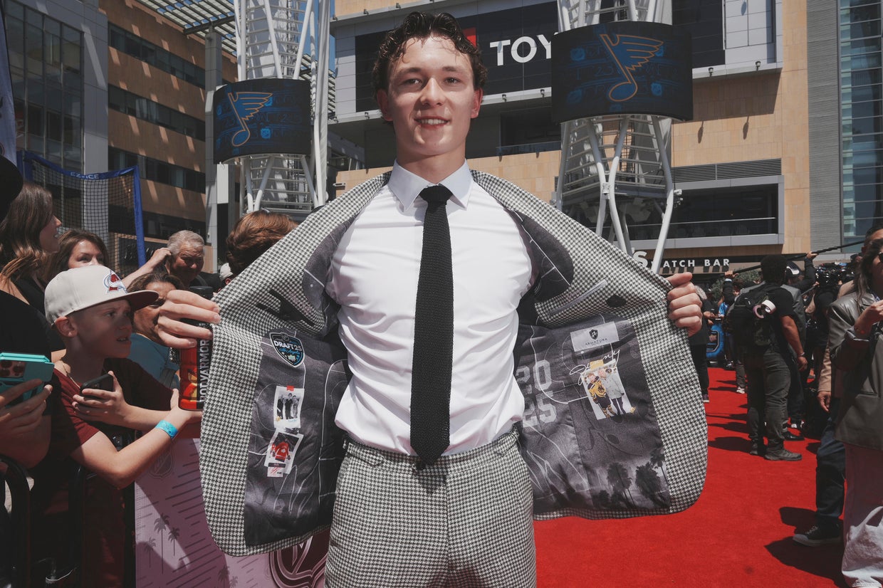 New York Islanders take defenseman Matthew Schaefer with No. 1 pick in ...