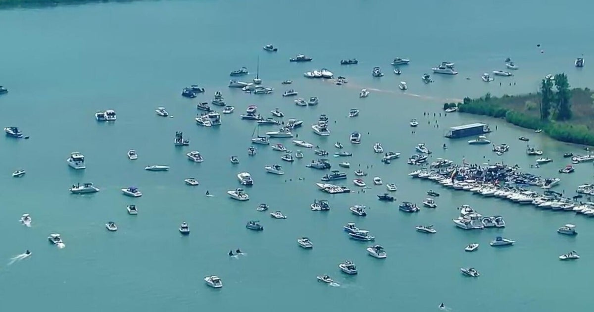 Thousands celebrate Jobbie Nooner in Lake St. Clair - CBS Detroit