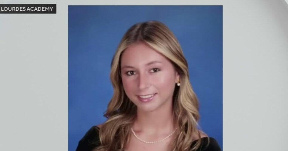 Lucy Fernandez's family reacts to DeSantis signing namesake law - CBS Miami