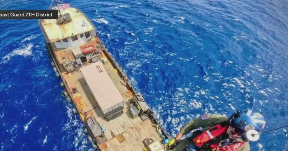 US Coast Guard releases photos of Thursday rescue - CBS Miami