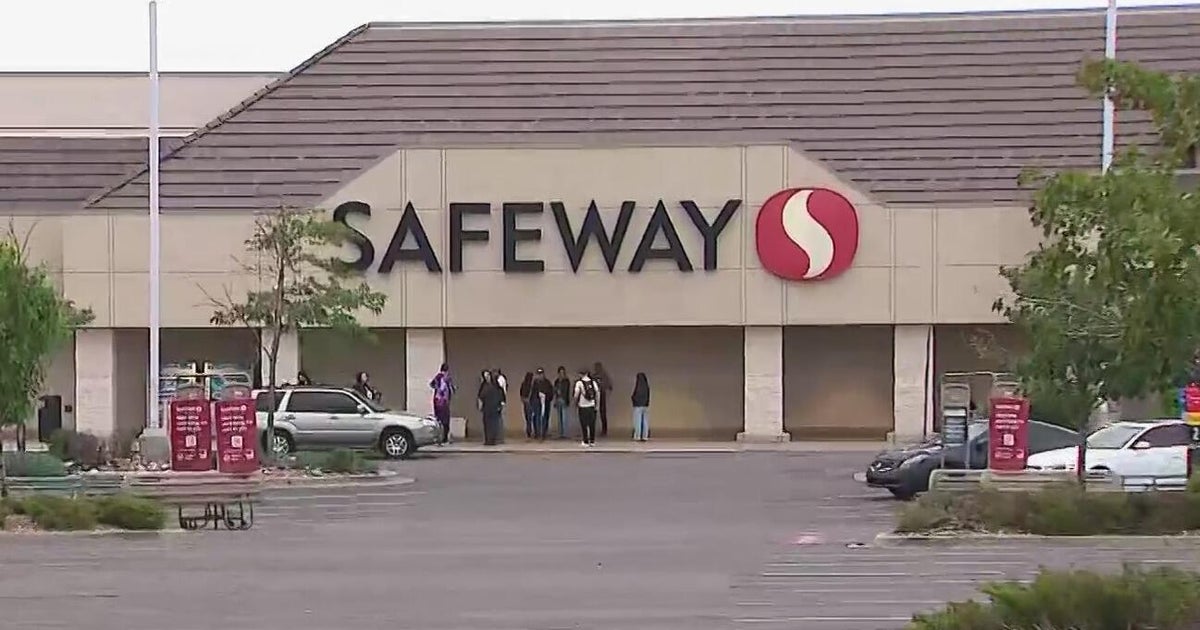 Strike continues as negotiations between Safeway and employees' union ...