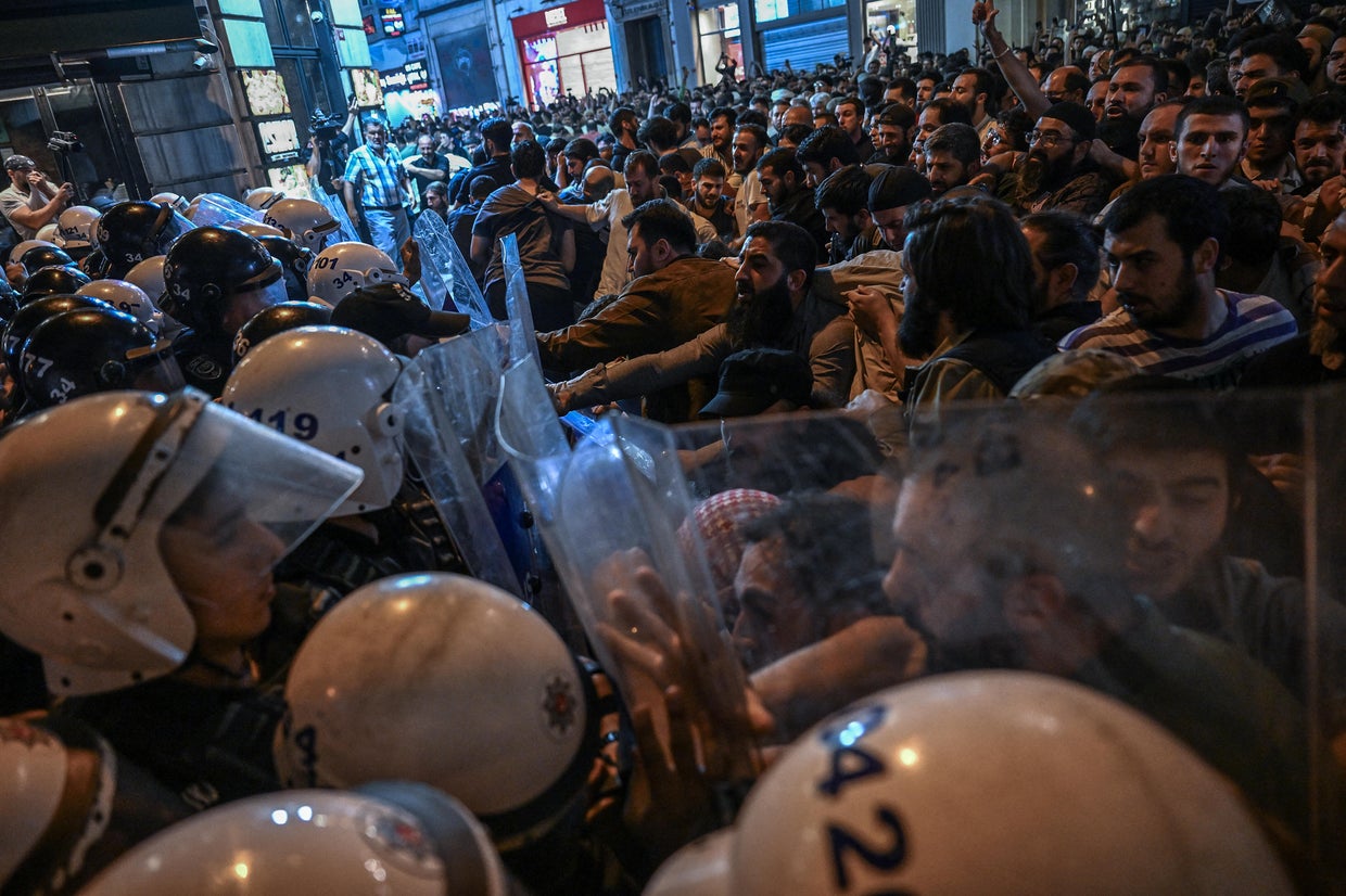 Satirical magazine employees detained over prophet cartoon controversy ...