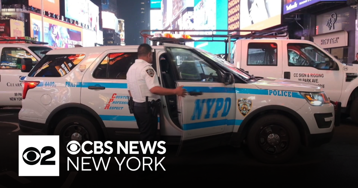 NYPD officers pepper sprayed overnight in Times Square - CBS New York