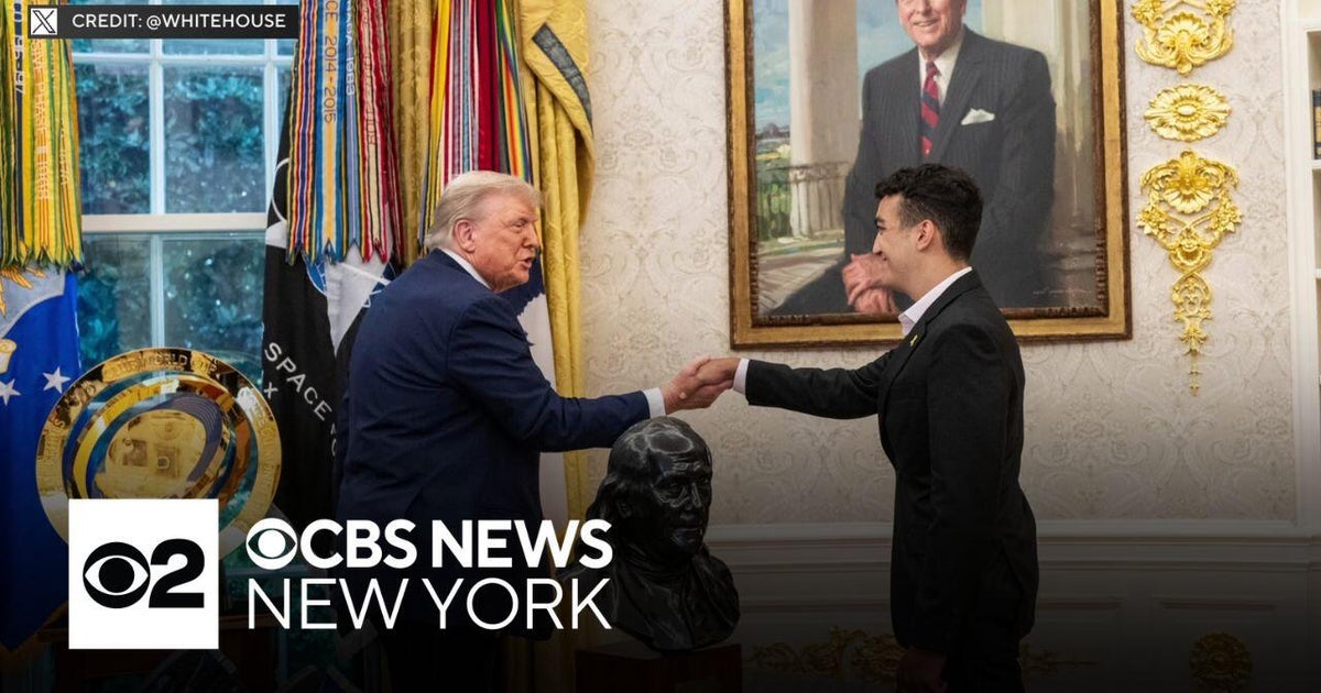 Edan Alexander meets with President Trump - CBS New York