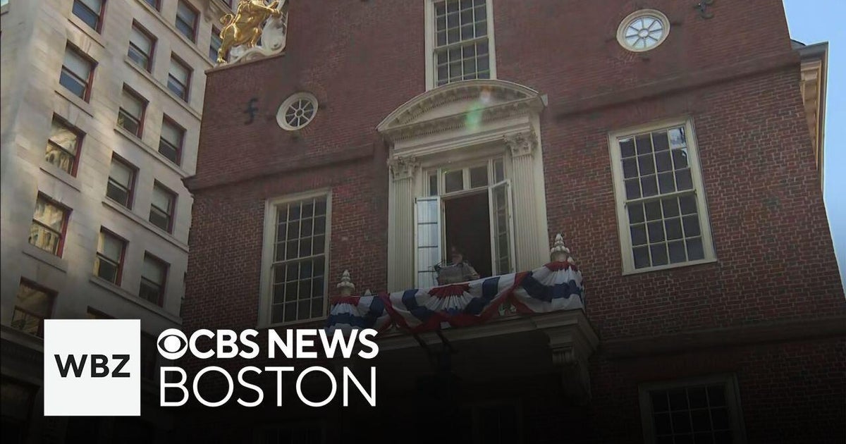 Boston celebrates July 4th with parade and reading of Declaration of ...