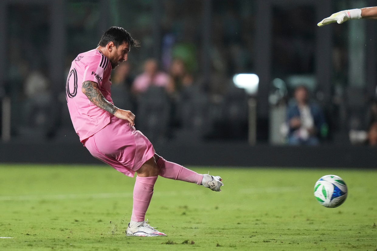 Messi has 5th straight multi-goal game as Inter Miami snaps Nashville's ...
