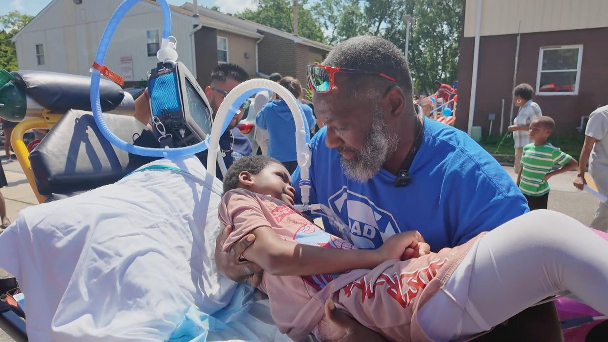 Community in Chester, Pennsylvania, welcomes home 8-year-old hit-and-run survivor with hero's ...