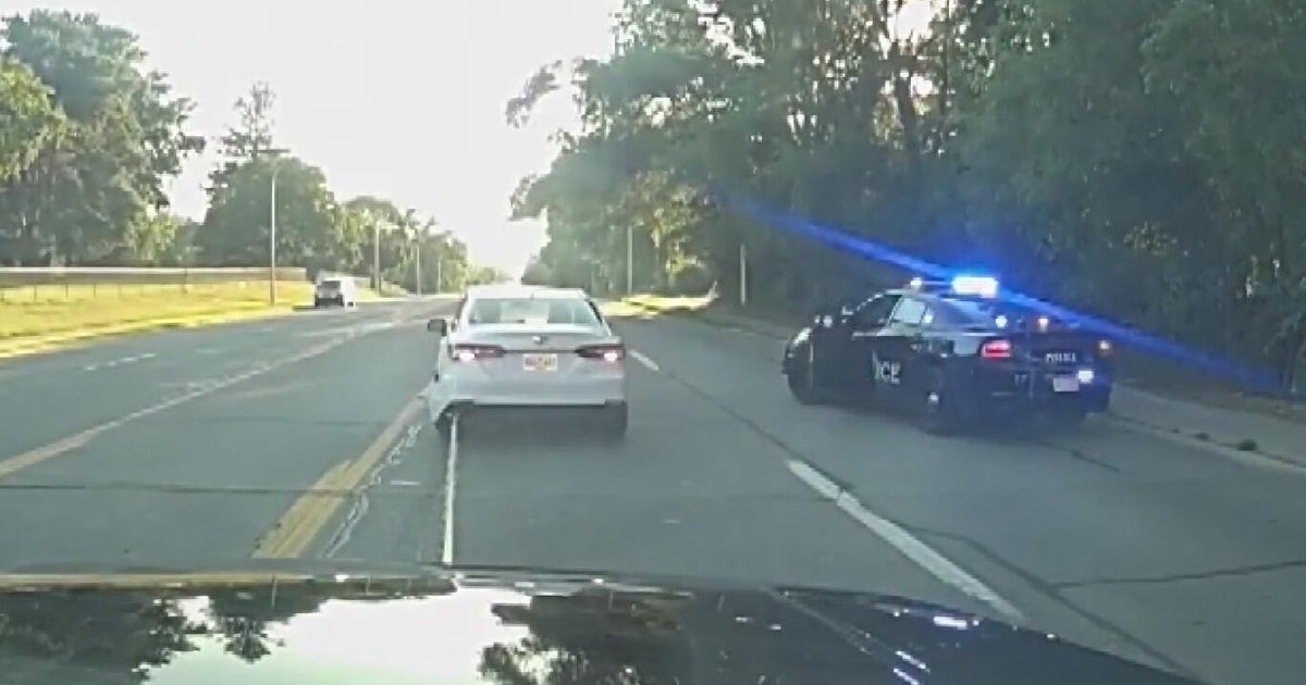 Livonia police stop drunk driver using new grappler technology - CBS ...