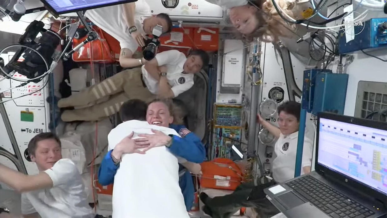 Crew Dragon delivers 4 fresh crew members to International Space ...
