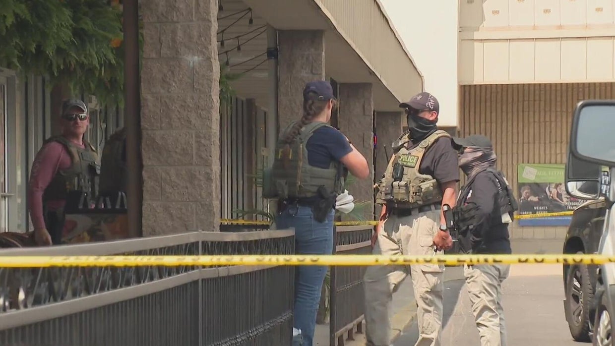 ICE takes 16 people into custody at 2 Pittsburgh-area Emiliano's restaurants - CBS Pittsburgh