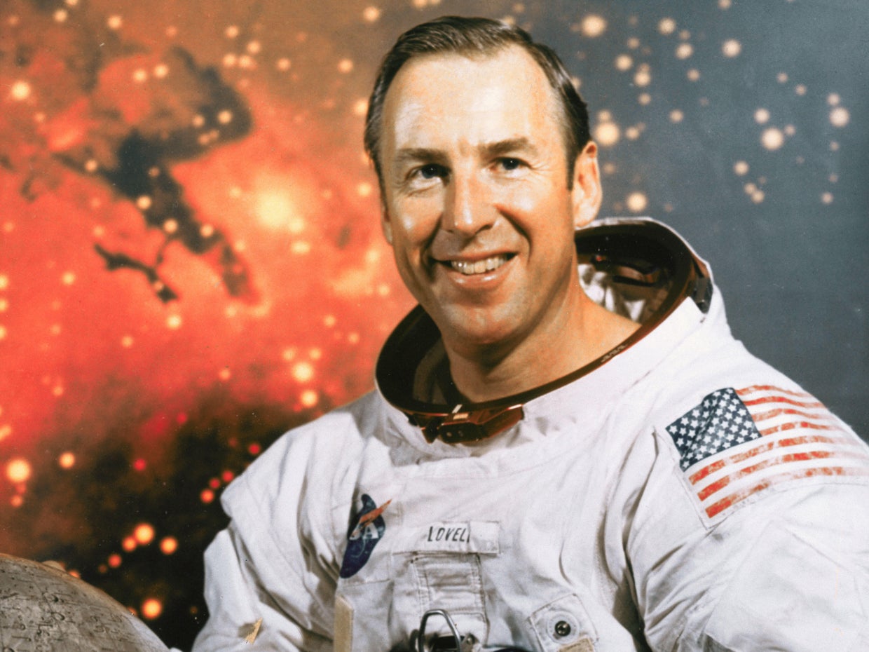 Jim Lovell, Apollo 13 commander, dies at age 97 - CBS News