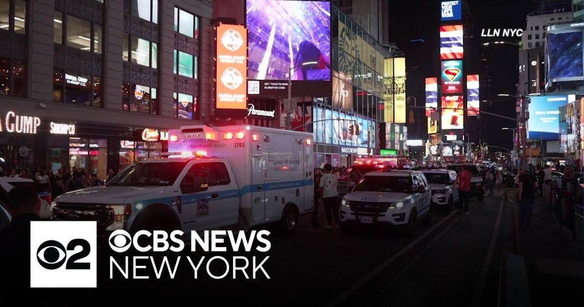 Times Square shooting suspect in custody, police sources say - CBS New York