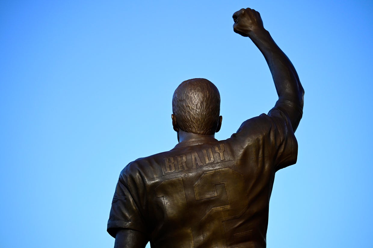 Photos: Tom Brady statue unveiled by Patriots outside Gillette Stadium