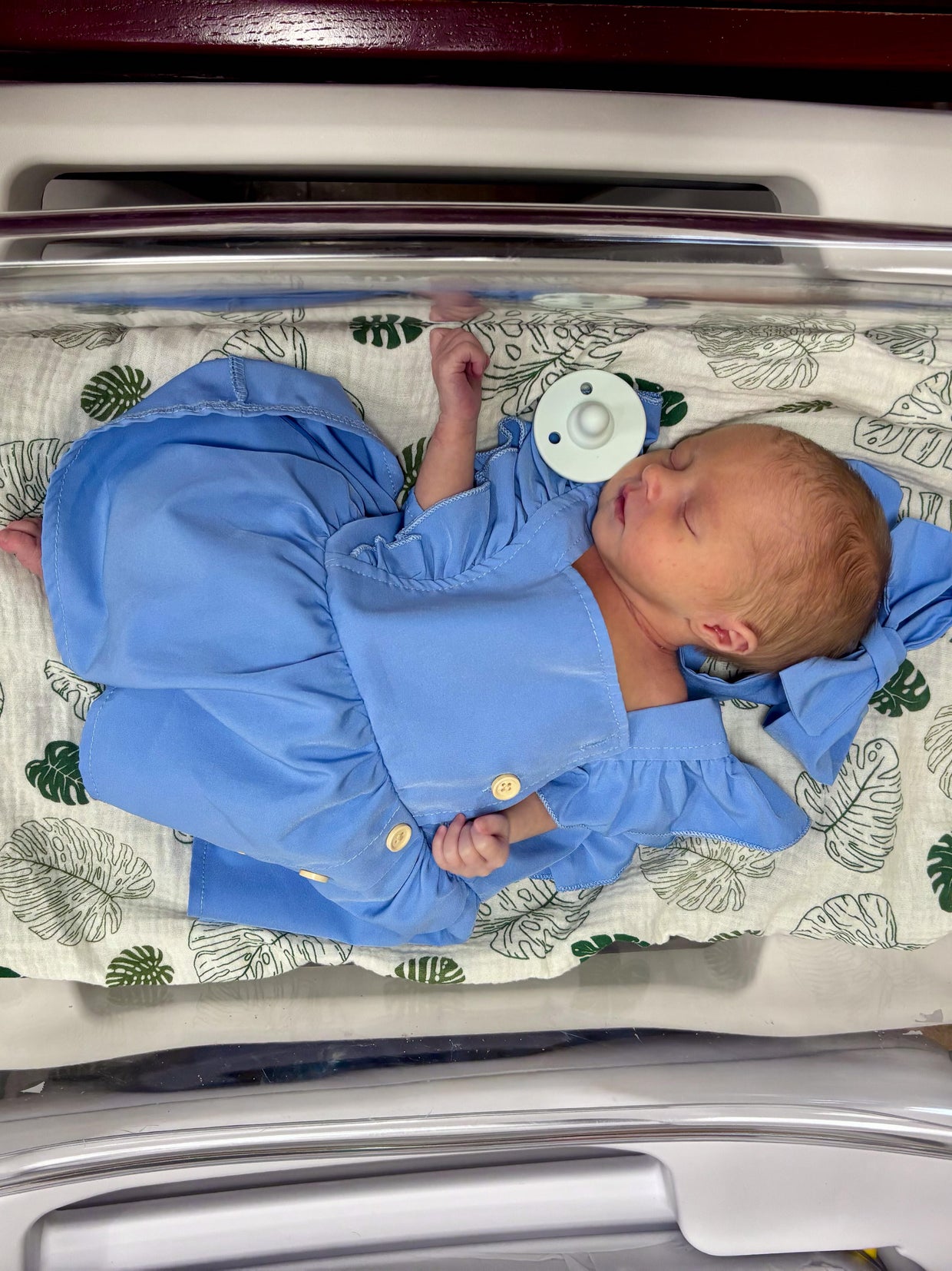 Photos show newborns at Pittsburgh hospital dressed up as "Peanuts ...