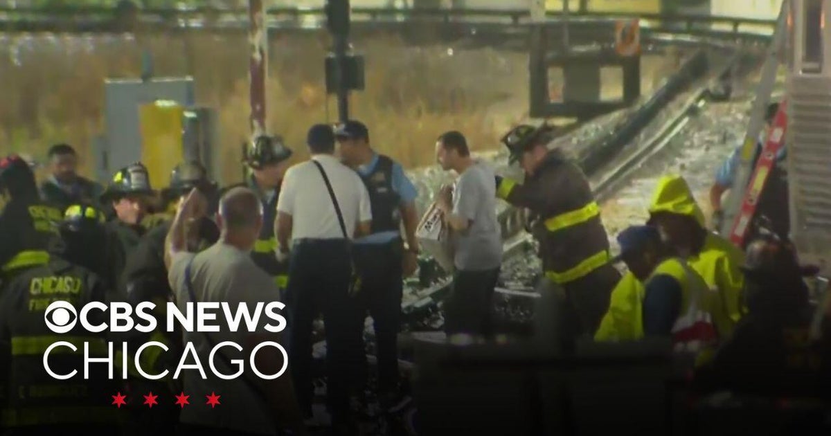Major delays at CTA Howard stop after minor derailment on Yellow Line ...