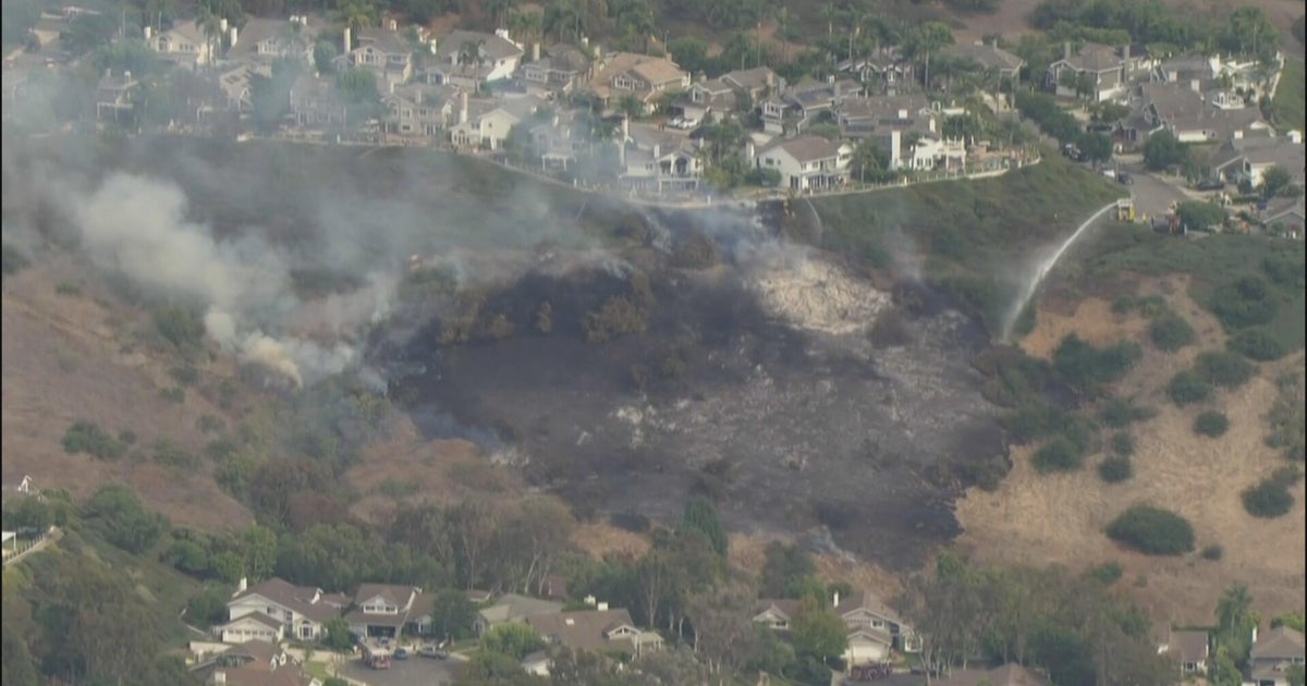 Crews rush to contain brush fire near Laguna Niguel homes - CBS Los Angeles
