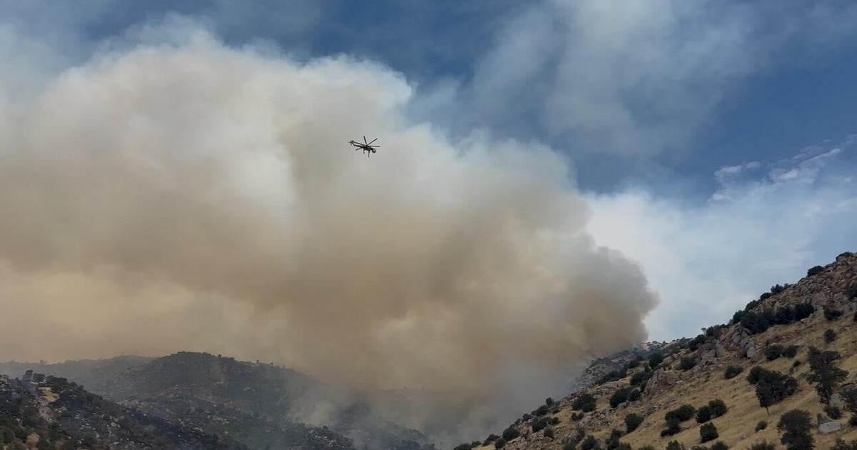 Brush fire burns over 2,500 acres in Kern County, prompting evacuation ...