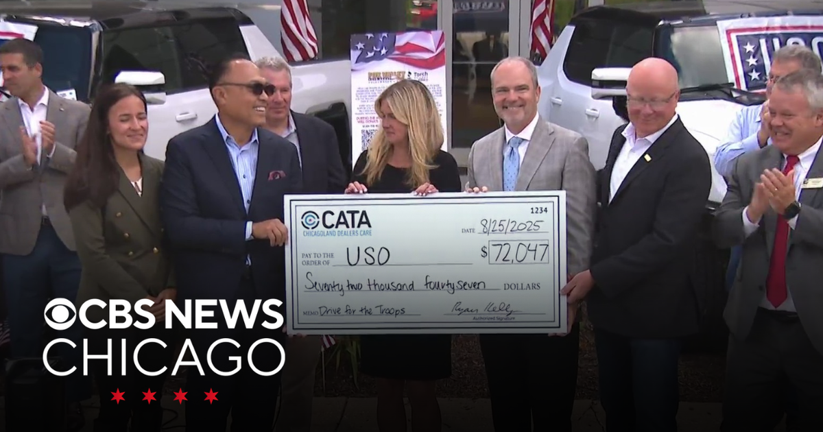$72K donated to USO during Drive for the Troops event - CBS Chicago