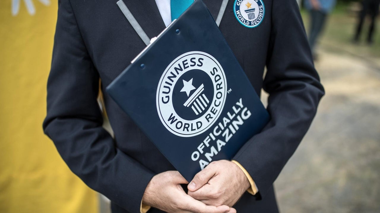 Guinness World Records news - Today’s latest updates - CBS News