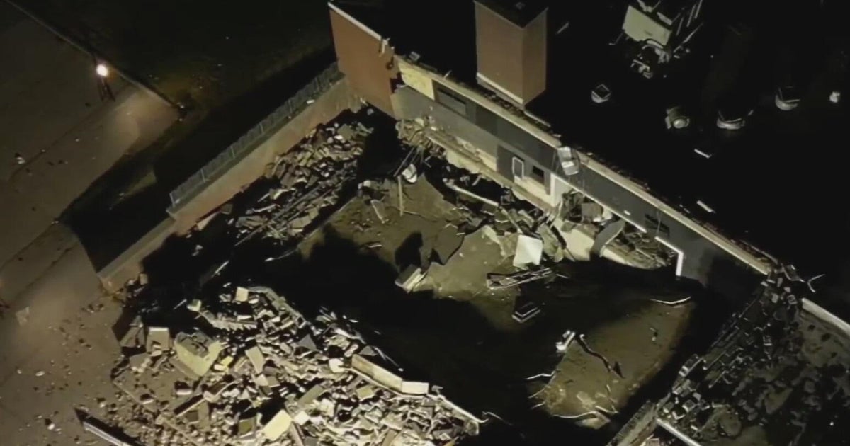 Explosion significantly damages Ellwood City building - CBS Pittsburgh
