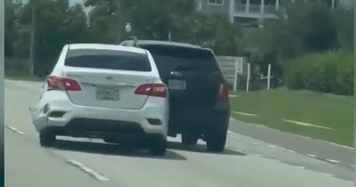 Apparent road rage incident caught on camera in Fort Myers - CBS Miami