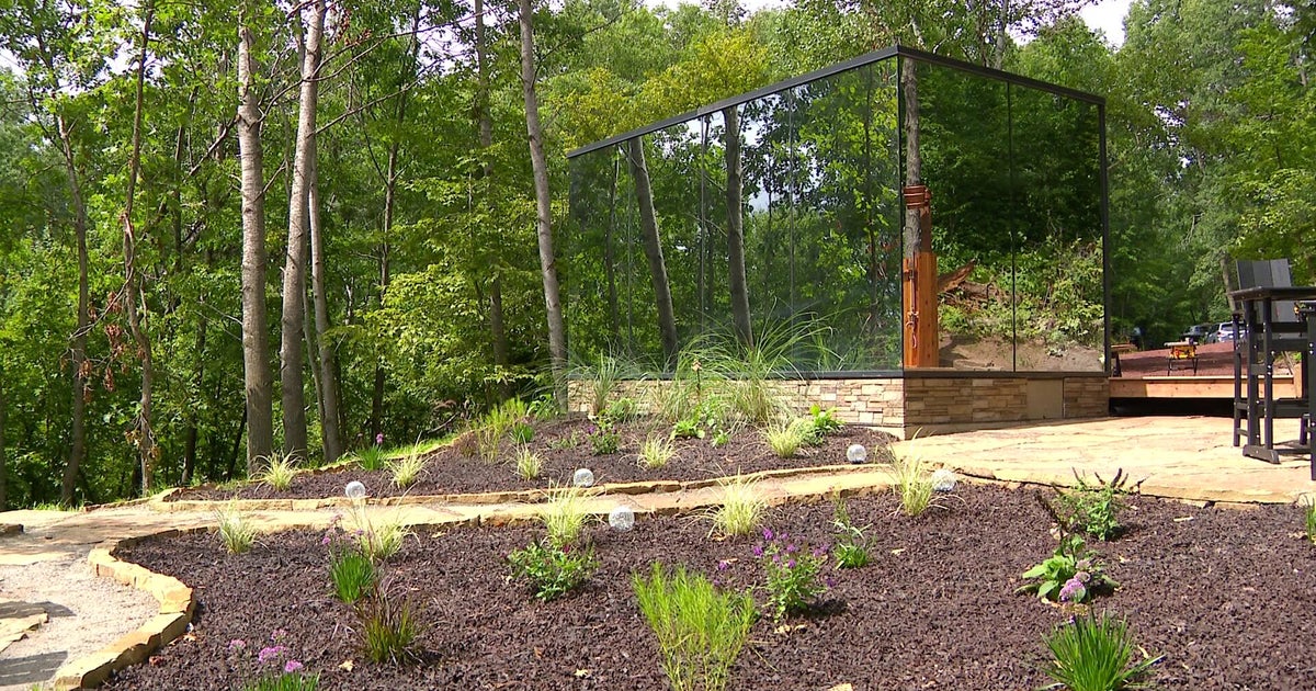 Remote Minnesota "Mirror Cabin" blends into nature seamlessly ...