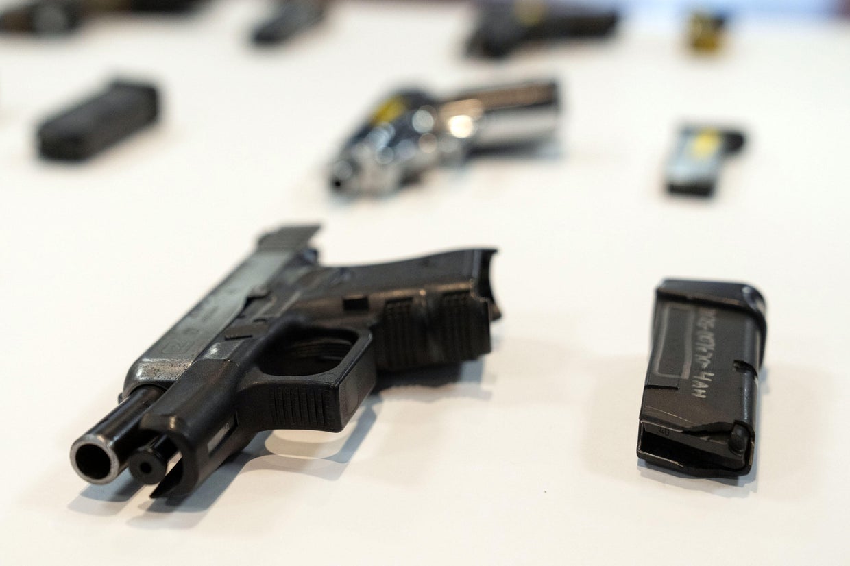 Queens gang takedown rounds up 12 alleged Floss Money Ballers members ...