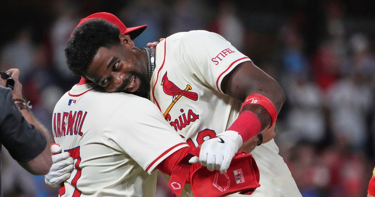 Jordan Walker's 2-run double in the 9th rallies Cardinals for a 3-2 win ...