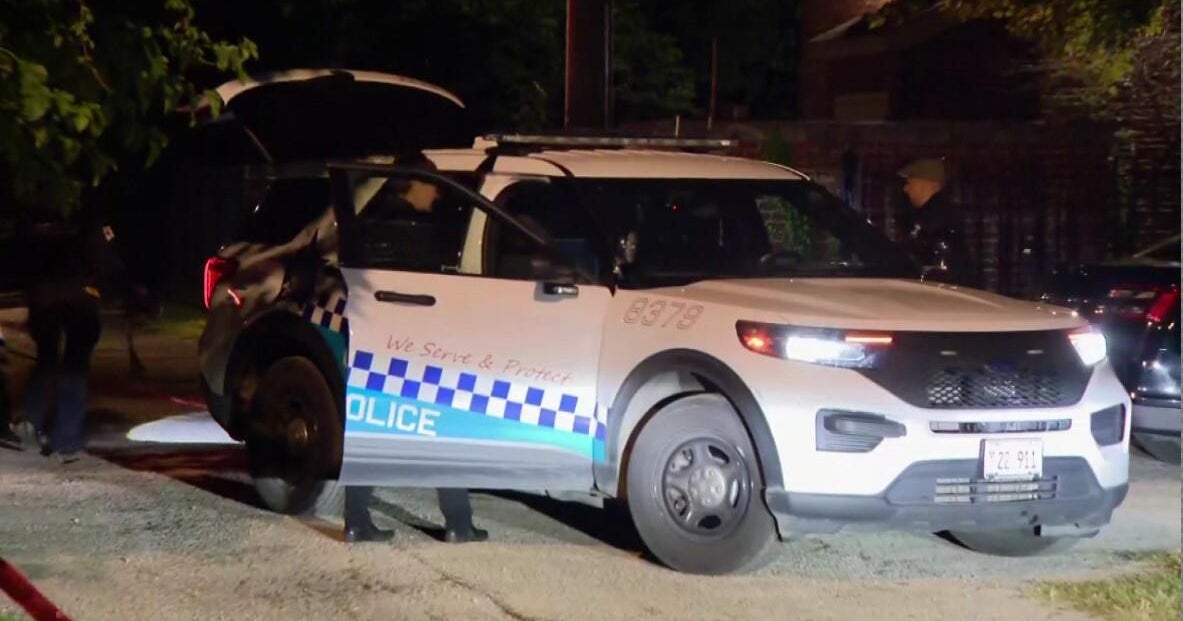 Chicago police squad car stolen in Fuller Park neighborhood - CBS Chicago