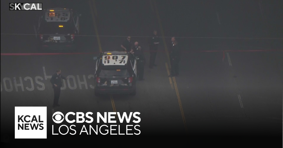 LAPD shoots allegedly armed man in North Hills - CBS Los Angeles