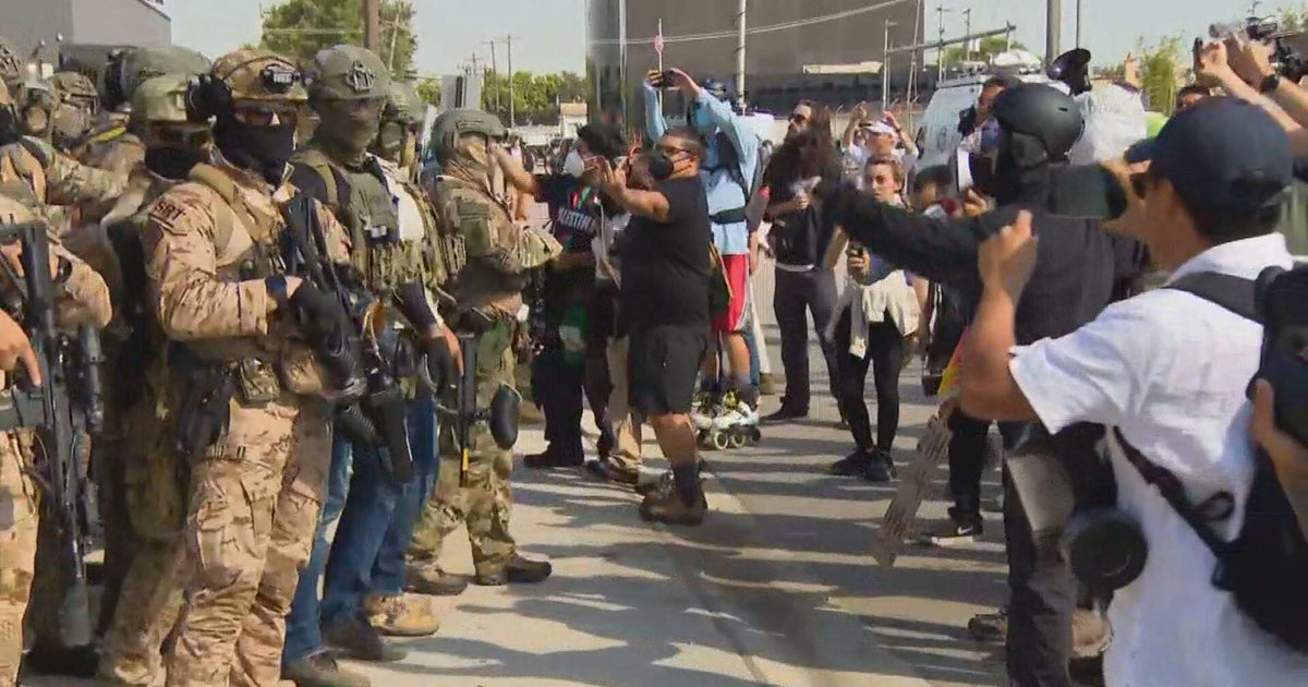 Protesters, ICE agents clash outside Broadview, Illinois processing ...