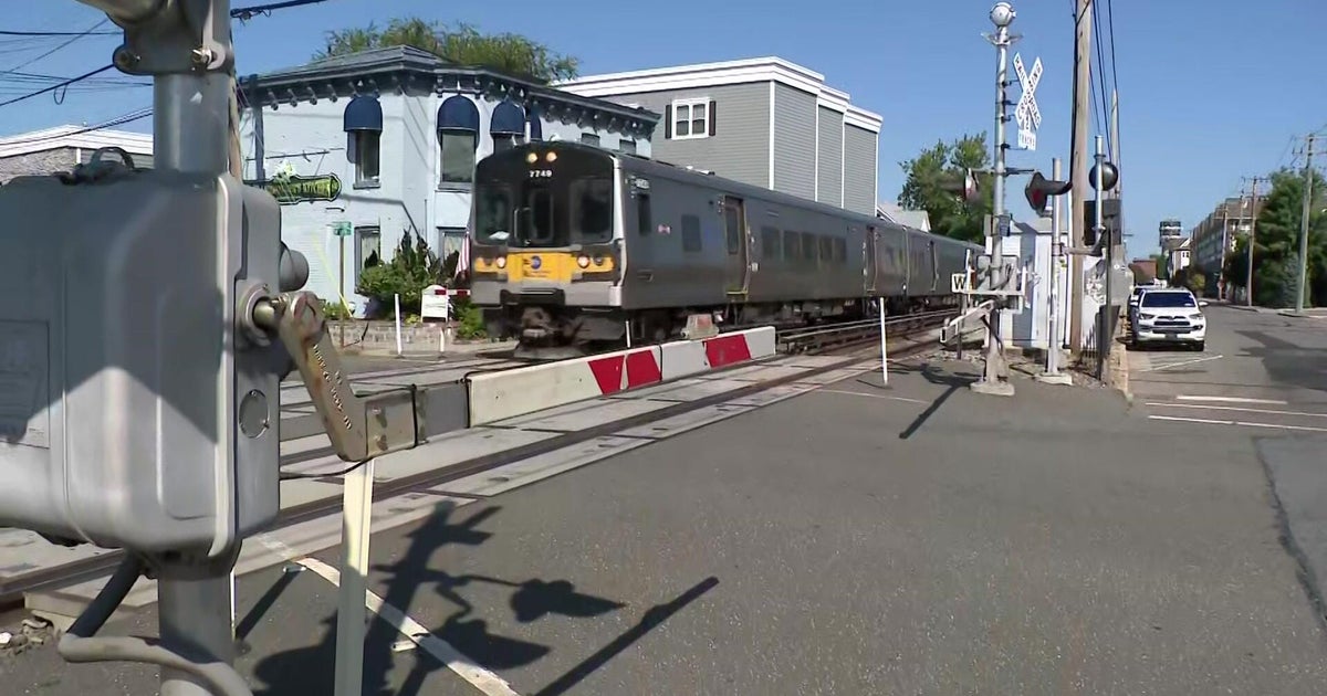 3 of 5 LIRR unions vote to authorize strike just 2 weeks before Ryder ...