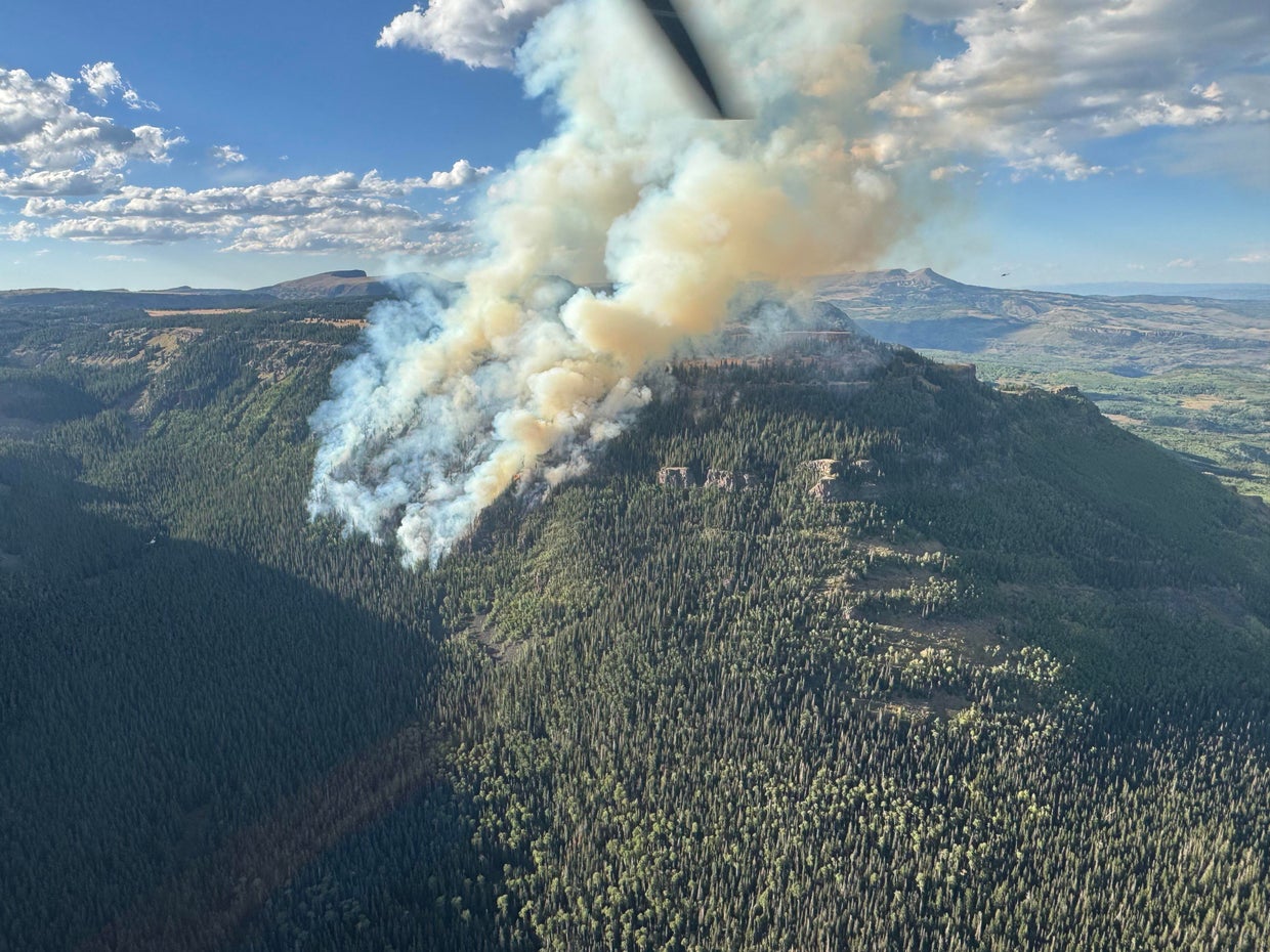 Helicopter pulled from lake weeks after crash during Colorado wildfire ...
