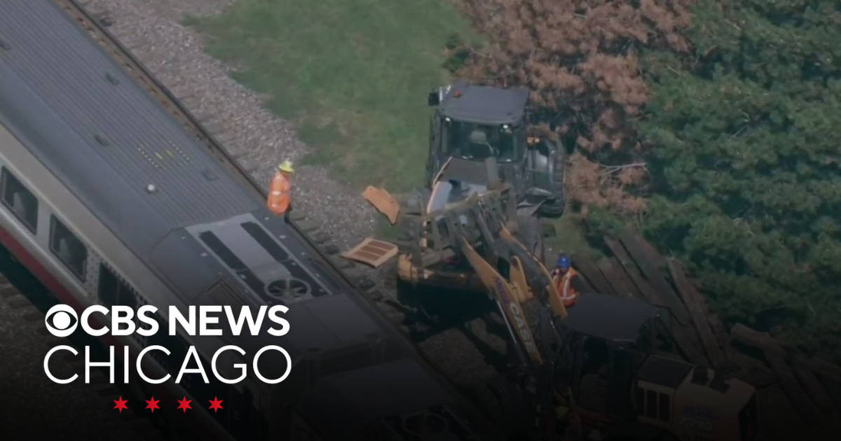 Amtrak train crashes into construction vehicle in Lake Forest - CBS Chicago