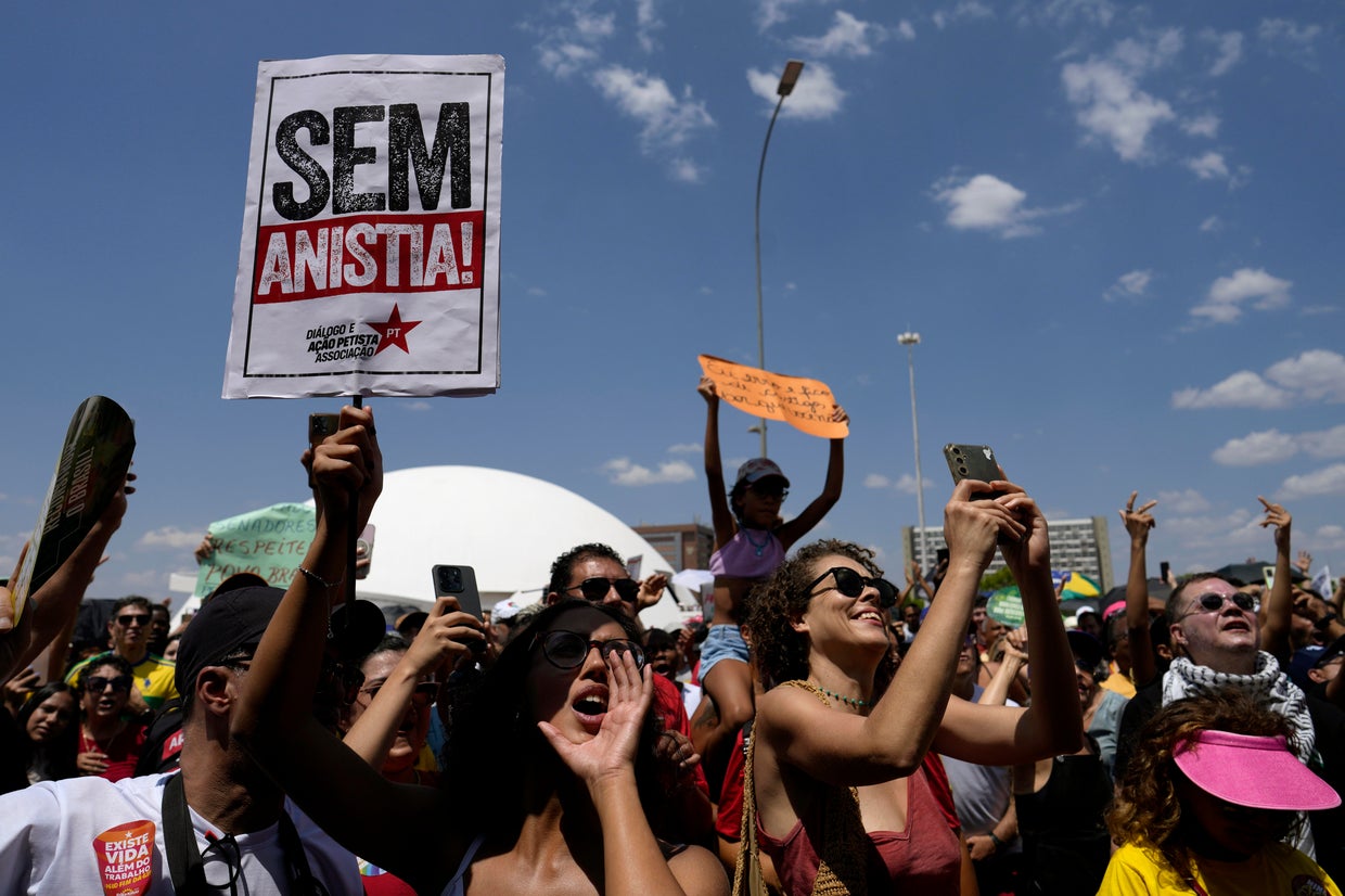 Brazilians protest bill that could lead to pardon for Bolsonaro and his ...