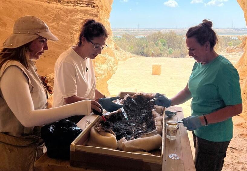 Quest for Queen Cleopatra's lost tomb reveals a sunken ancient Egyptian ...