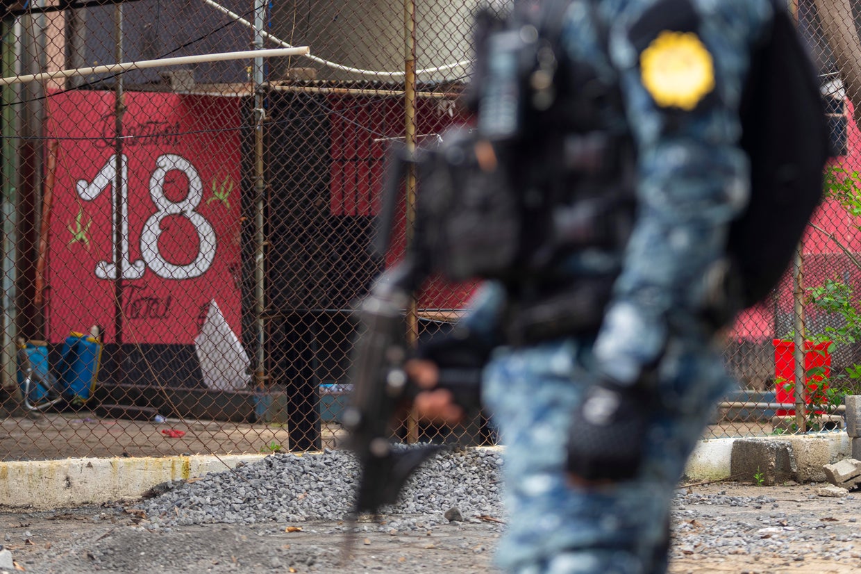 U.S. designates Barrio 18 as foreign terrorist organization - CBS News